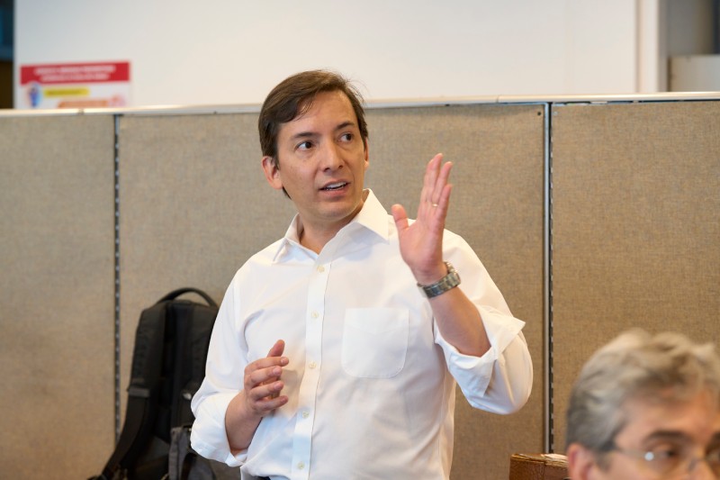 Juan Pablo Corvalán asume como nuevo gerente general de Farmacias ...